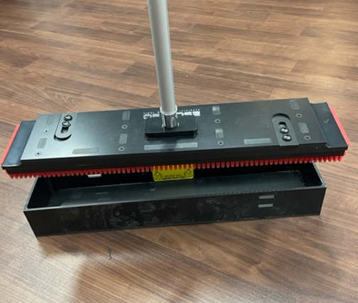 エスカレーター清掃システムTread-TEQ Riser-TEQ ビルポータルサービス 「ビルポ」 | イプロス