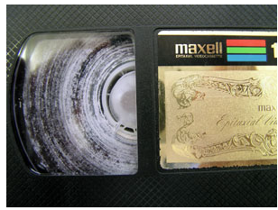 [Work Example] VHS Tape with Mold Growth 東京光音 | IPROS